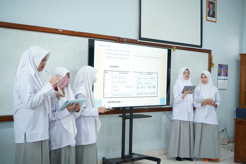 SMA - YAYASAN AL MUSLIM